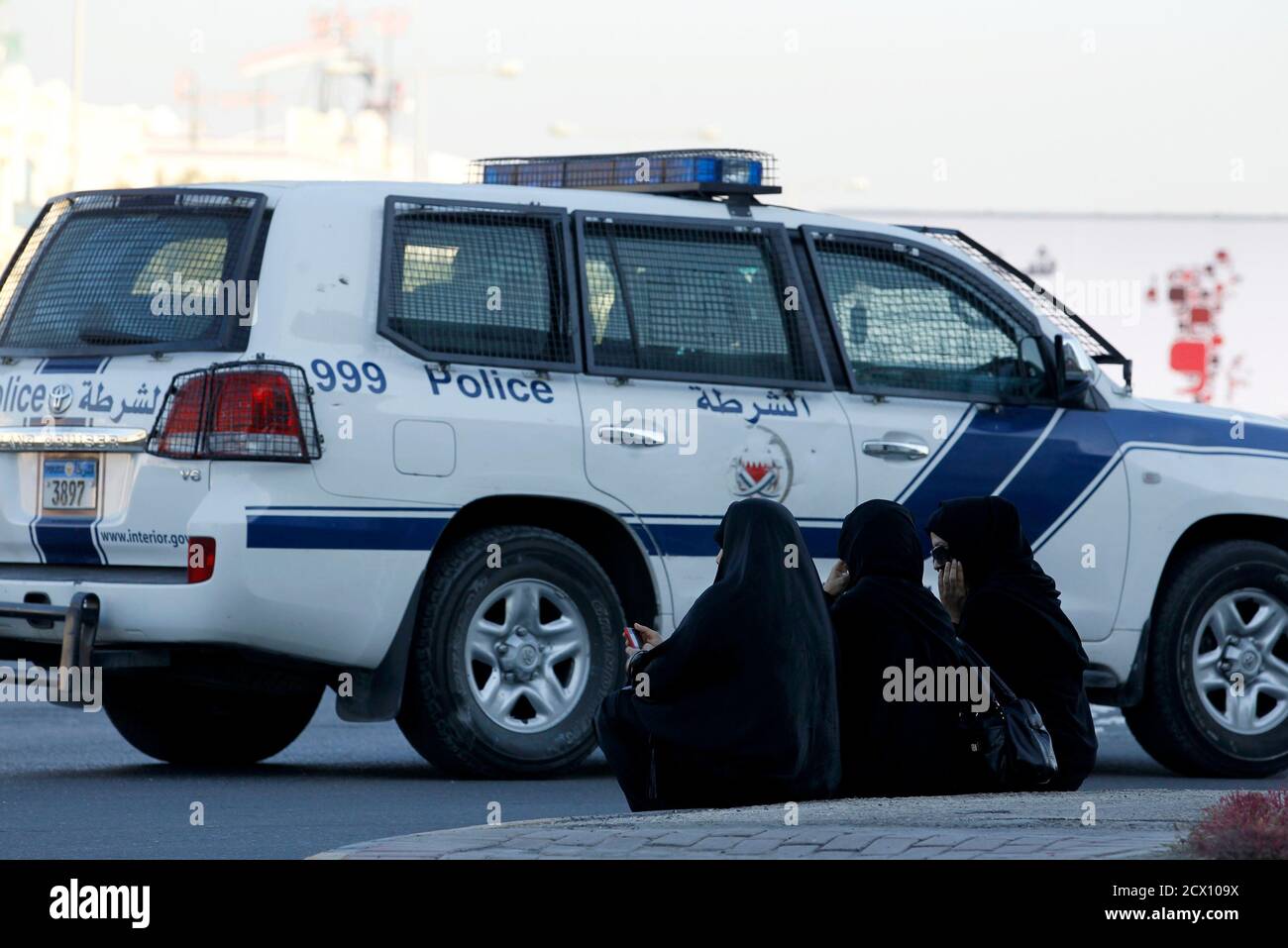 Bahrain police car hi-res stock photography and images - Alamy