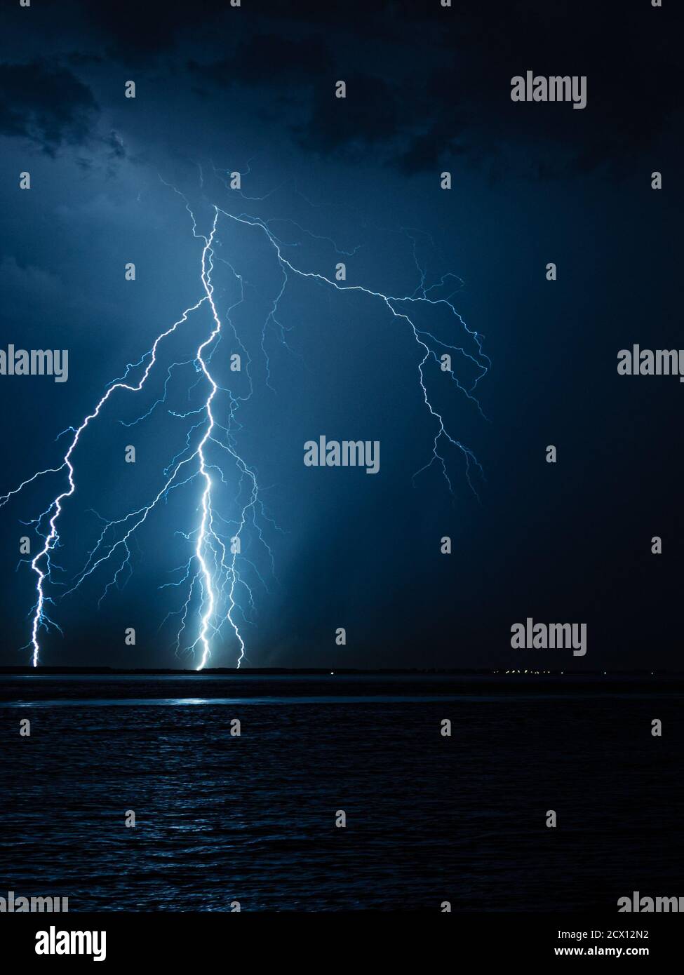 Lightning bolts blue hi-res stock photography and images - Alamy