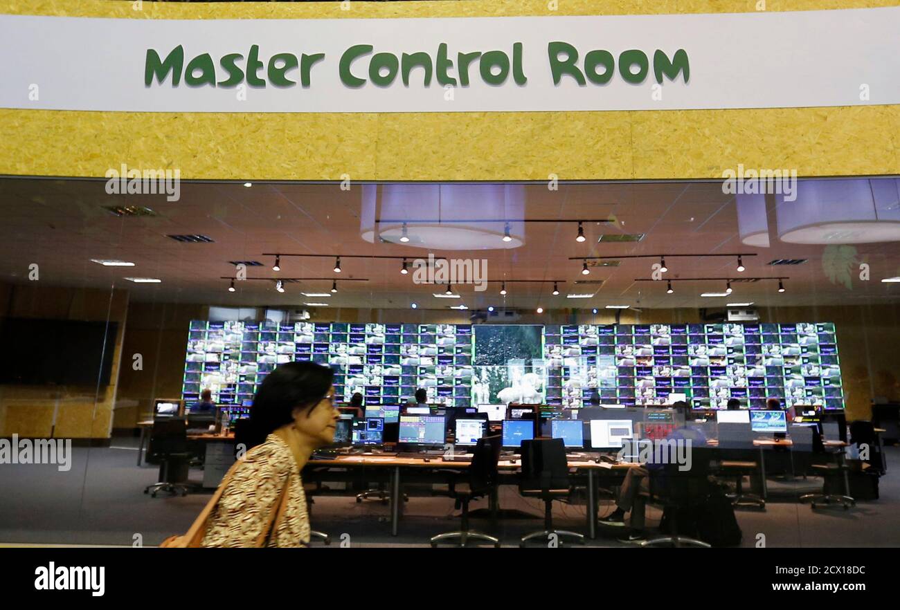 Master control room hi-res stock photography and images - Alamy