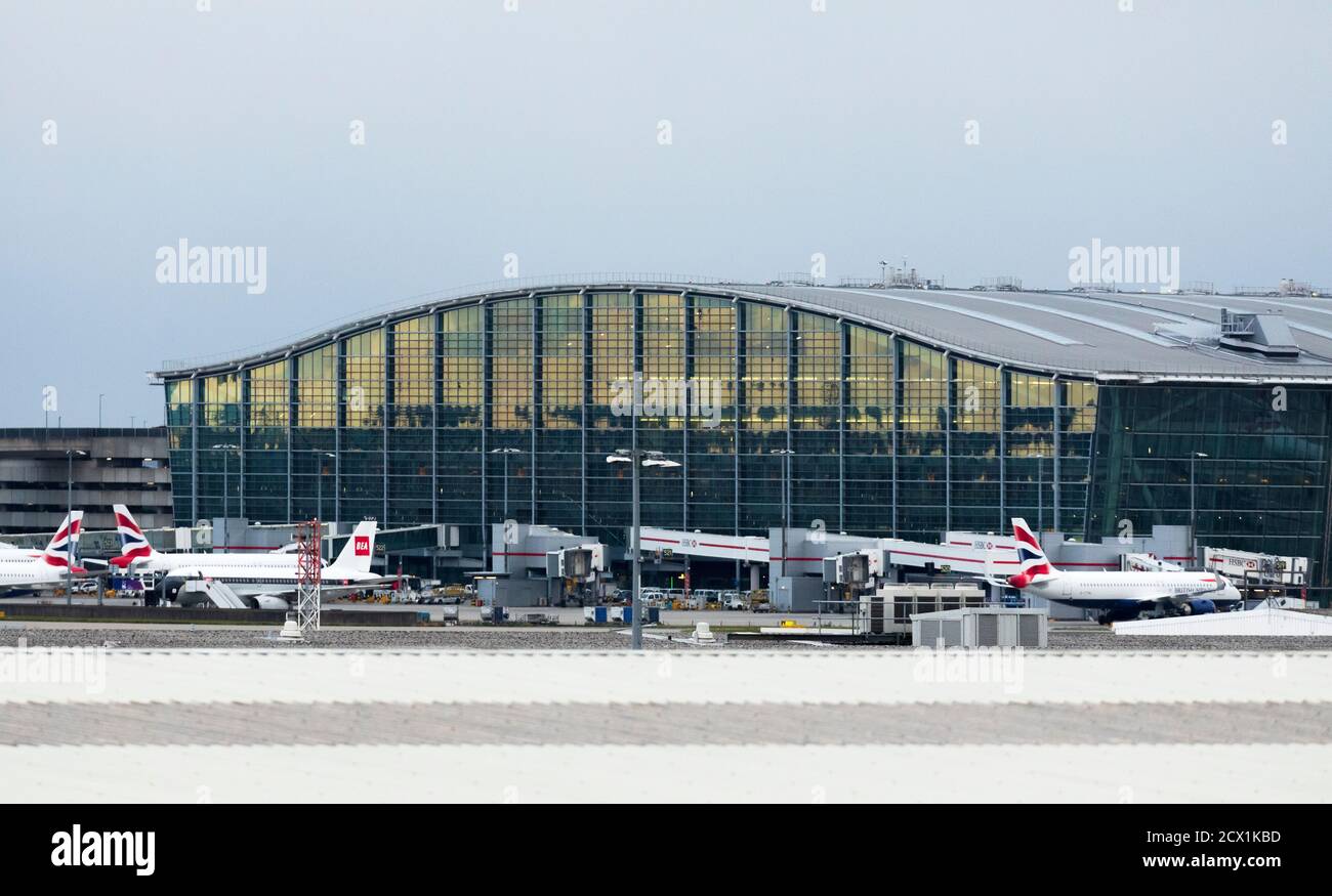 Heathrow airport terminal 5 hi-res stock photography and images - Alamy