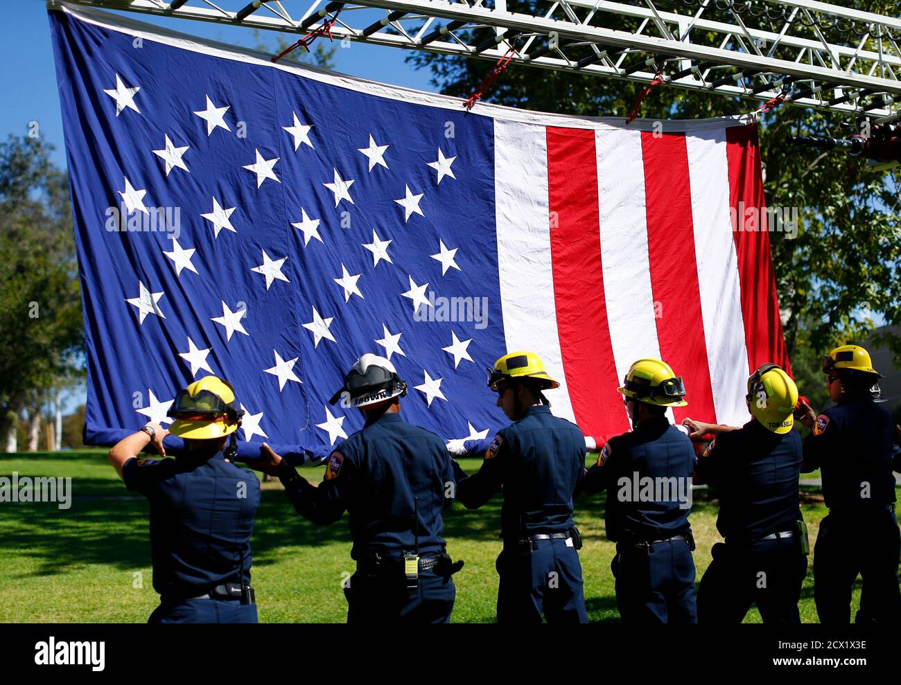 American fire fighters flag hi-res stock photography and images - Alamy