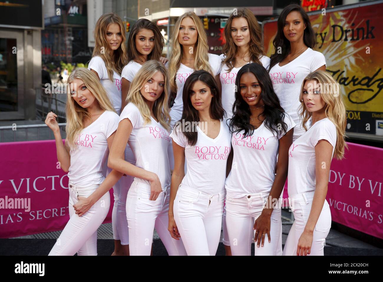 Victorias Secret Angels Sara Sampaio High Resolution Stock Photography ...