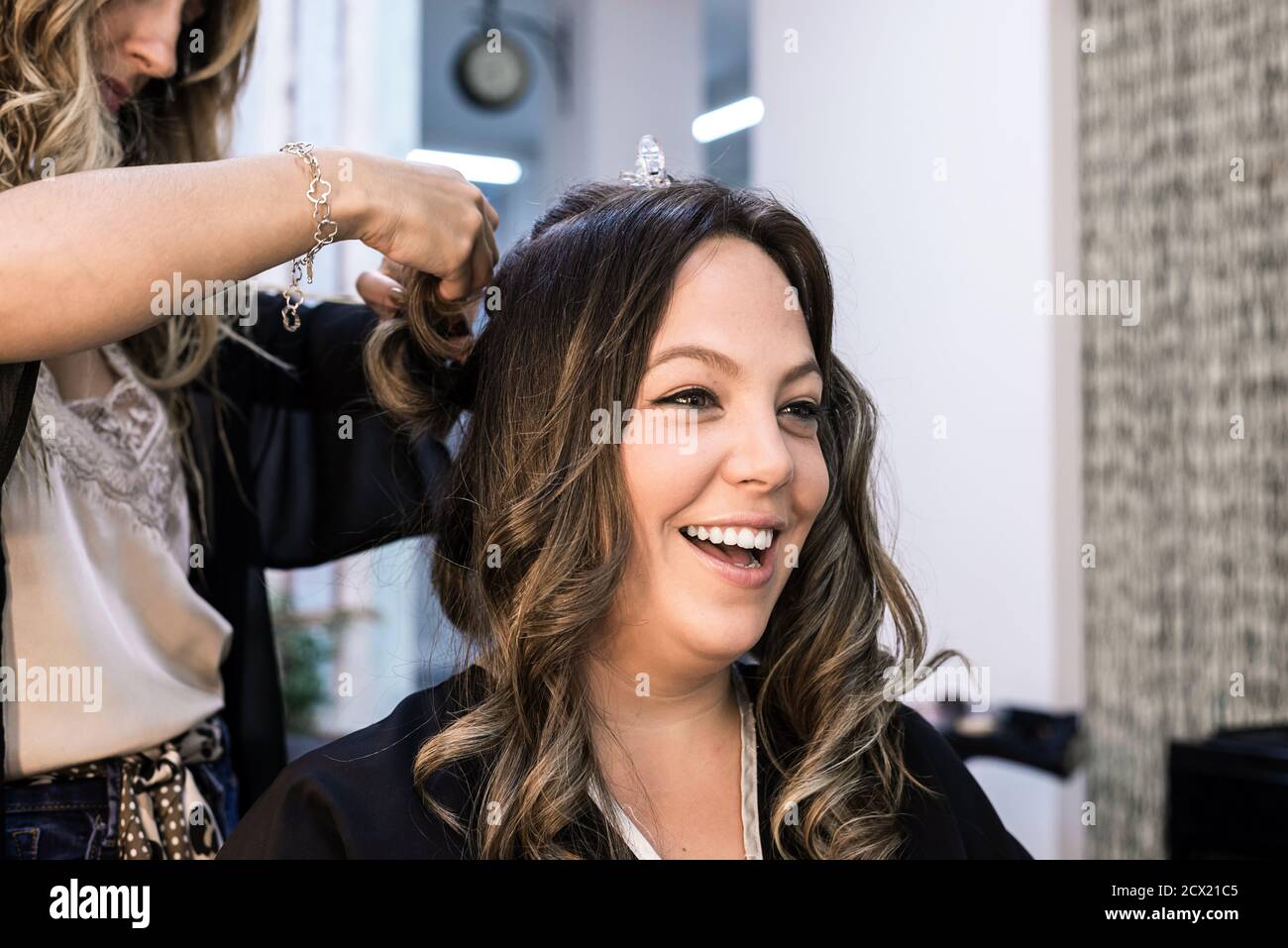 Female hairdresser getting haircut hi-res stock photography and images ...
