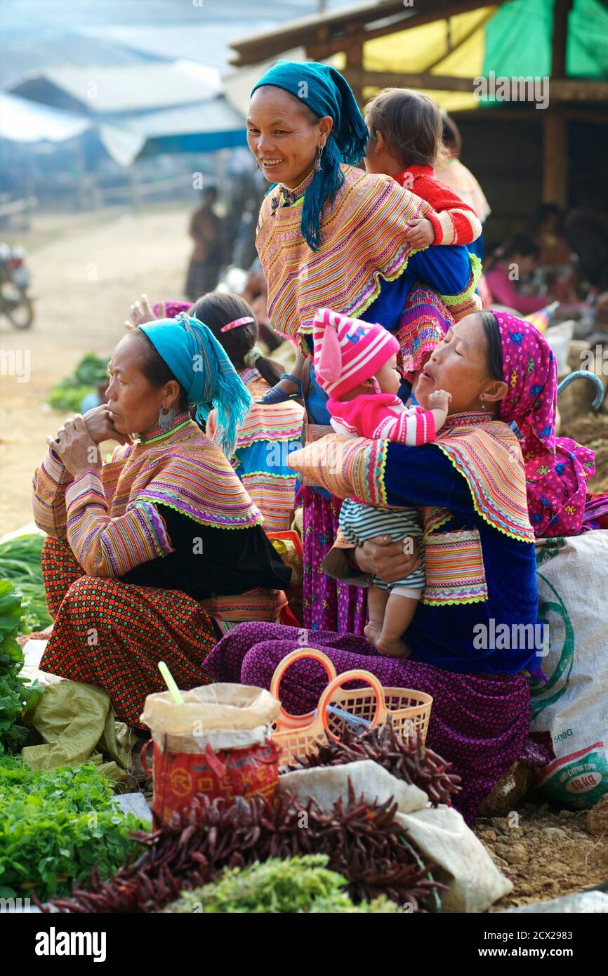 Vegetable sellers at Can Cau market, near Bac Ha. Lao Cai Province ...