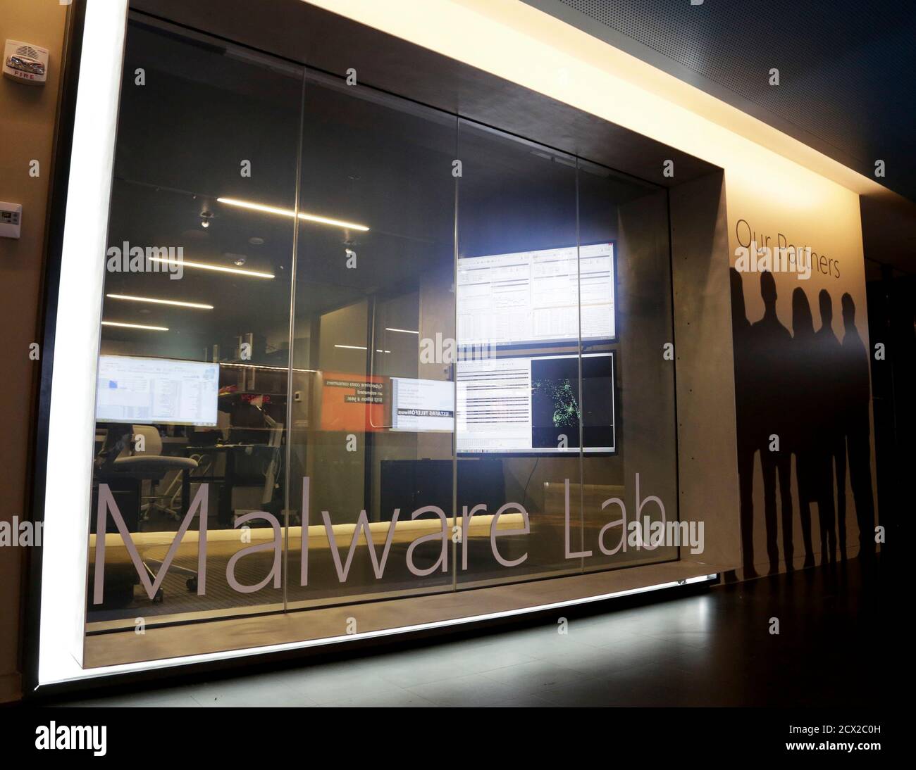 Computer forensics lab hi-res stock photography and images - Alamy