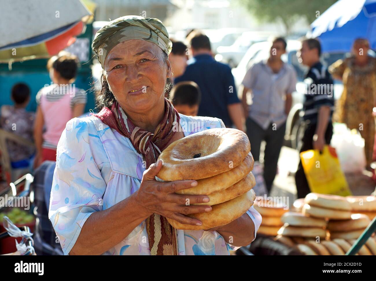 Uzbeki bread hi-res stock photography and images - Alamy