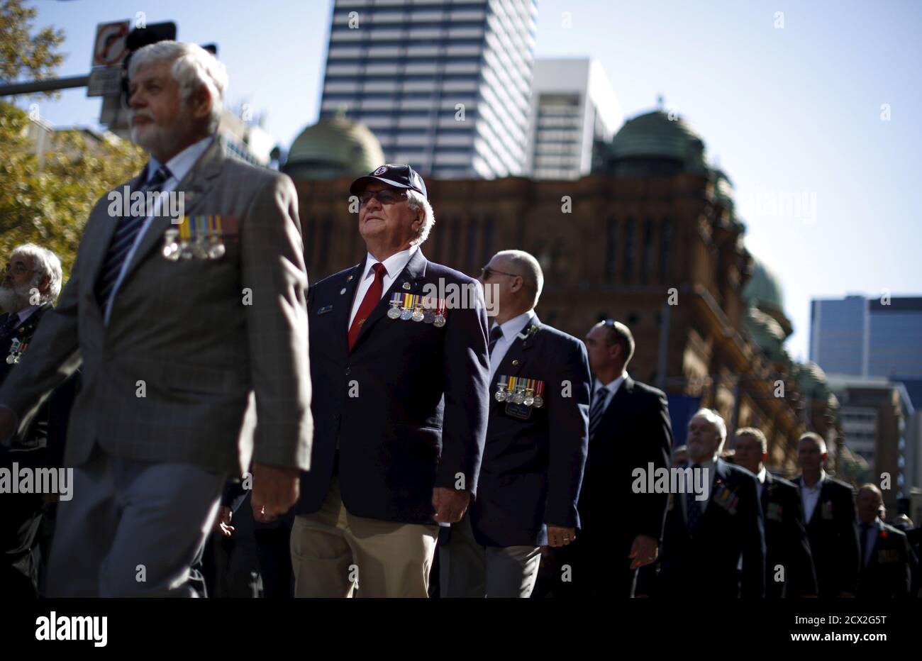 Australian army soldiers on parade hi-res stock photography and images ...