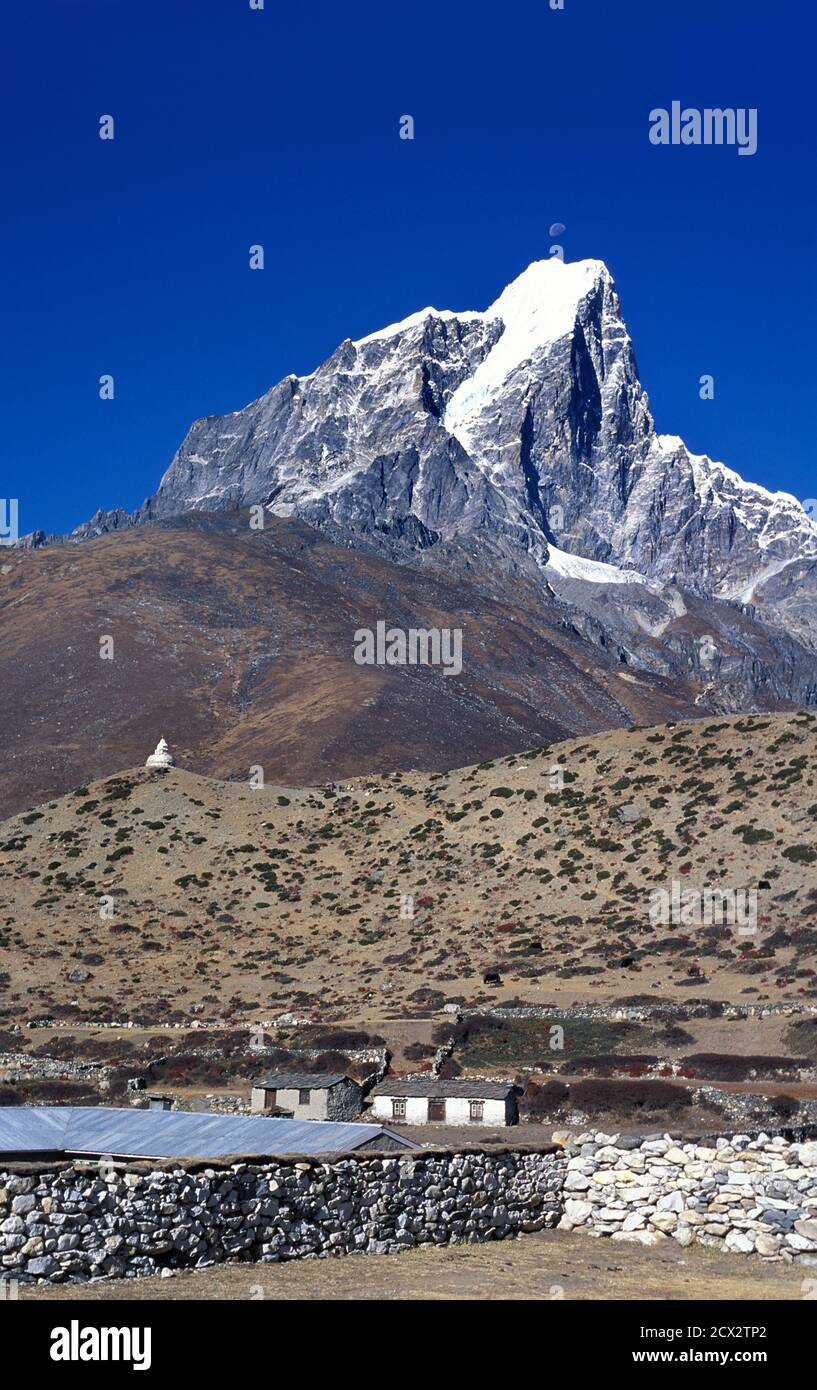 Mount everest photo hi-res stock photography and images - Alamy