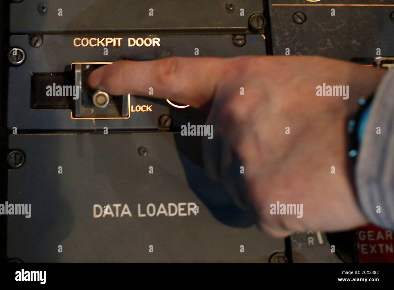 Cockpit door a320 hi-res stock photography and images - Alamy