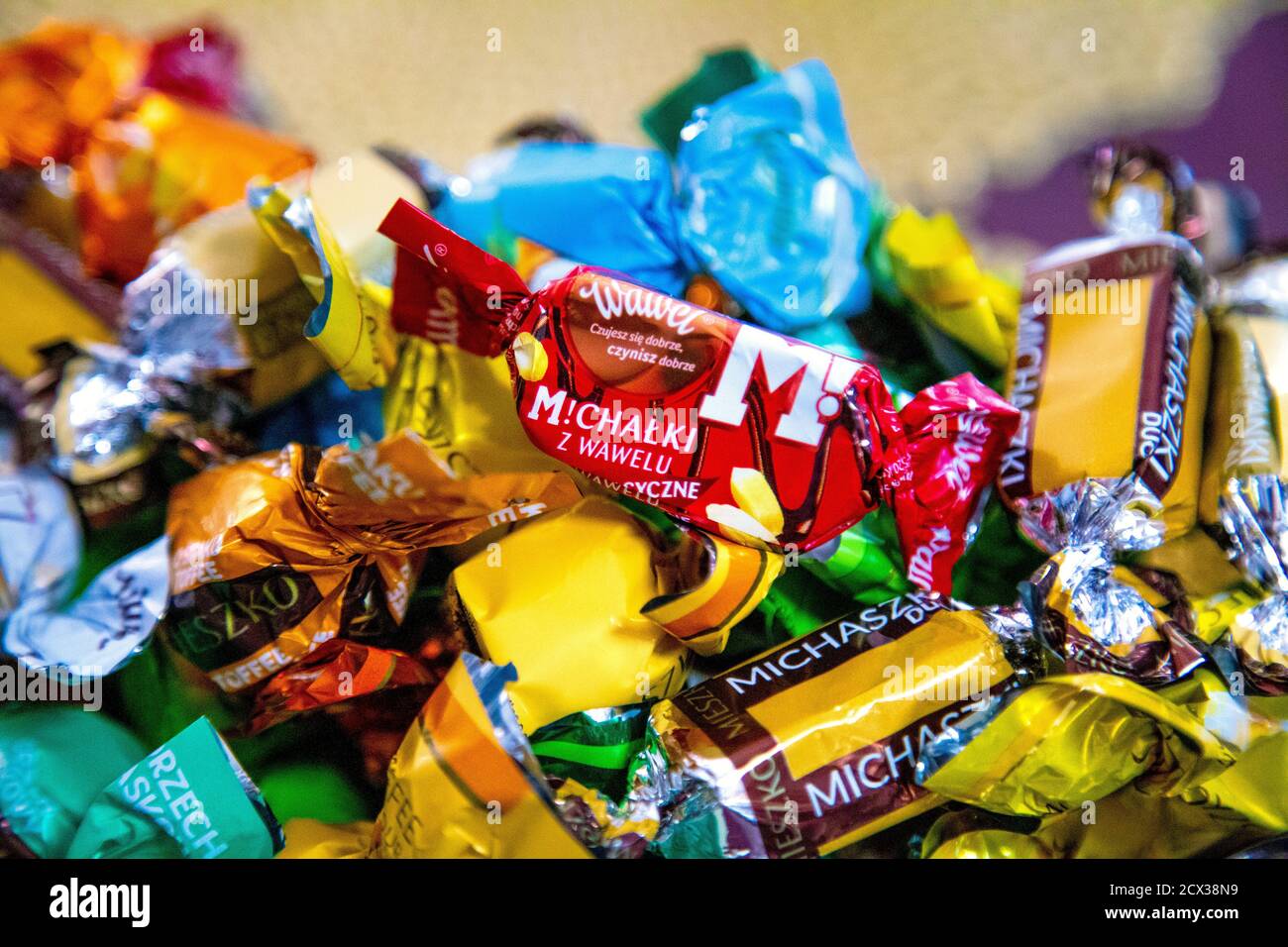 Wrapped sweets hi-res stock photography and images - Alamy