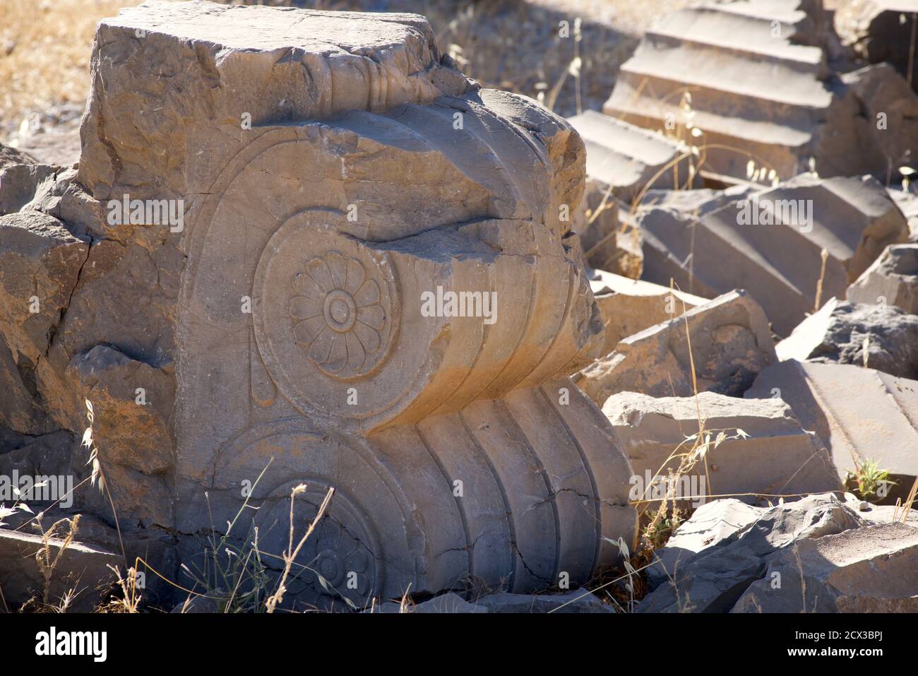 Scattered ruins hi-res stock photography and images - Alamy