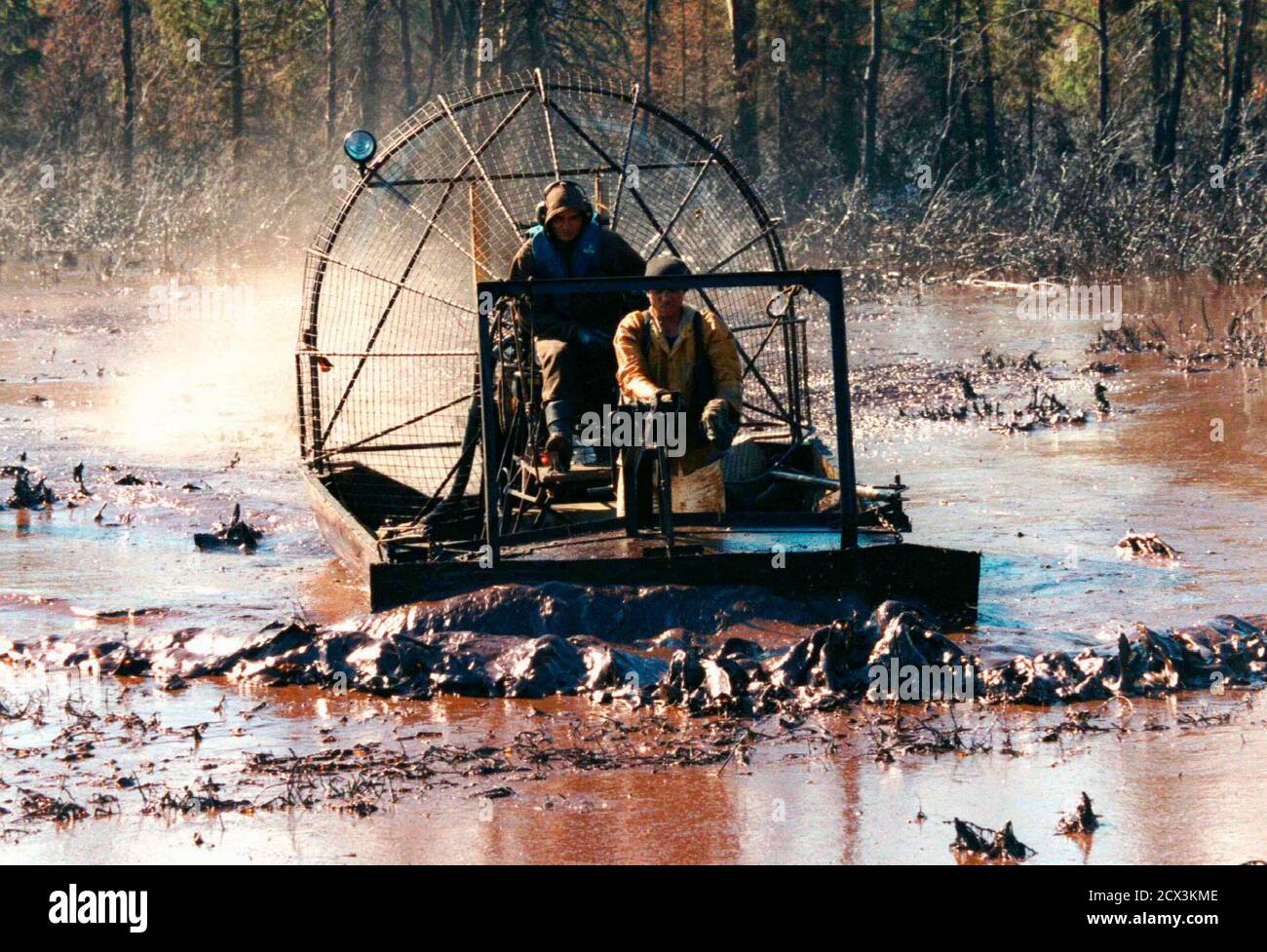 Kolva river oil spill hi-res stock photography and images - Alamy