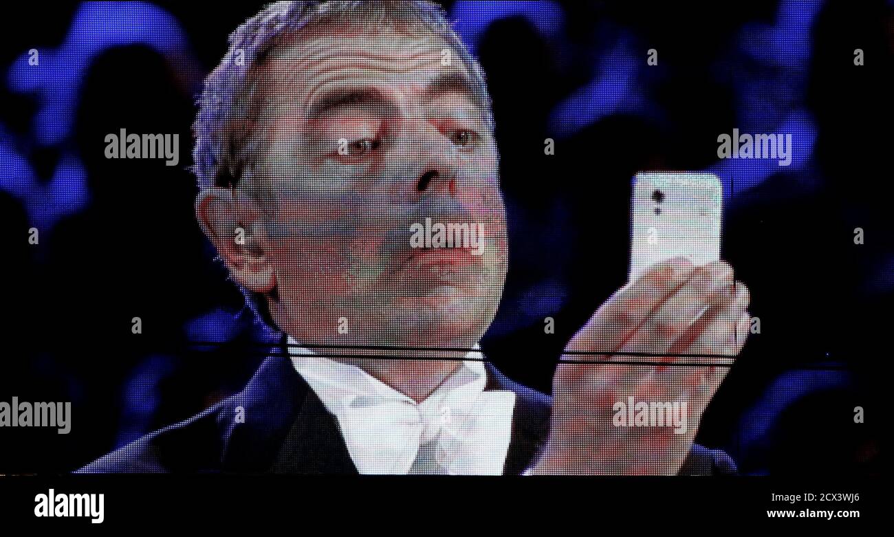 Rowan atkinson olympics hi-res stock photography and images - Alamy
