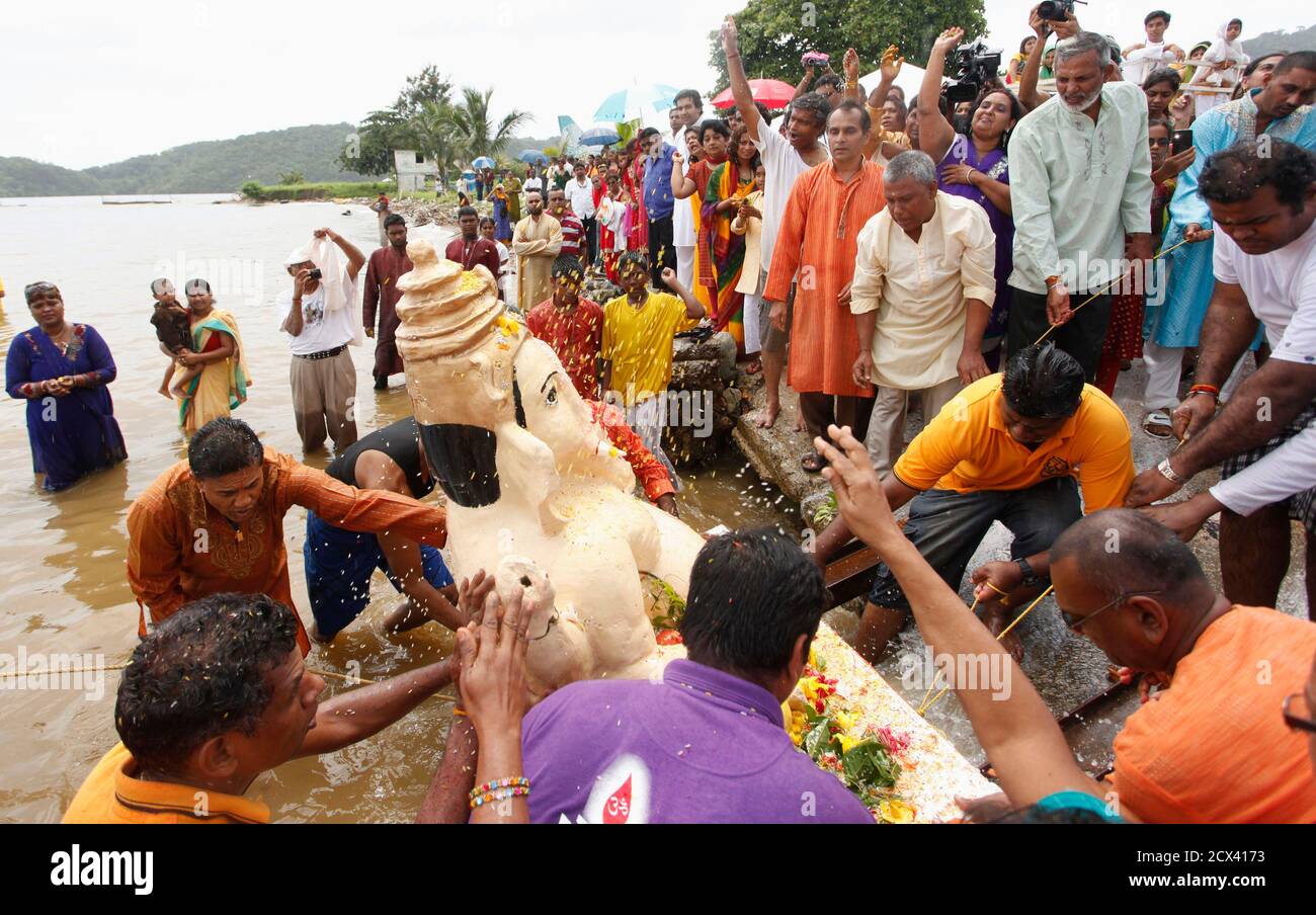 Ganesh utsav festival hi-res stock photography and images - Alamy