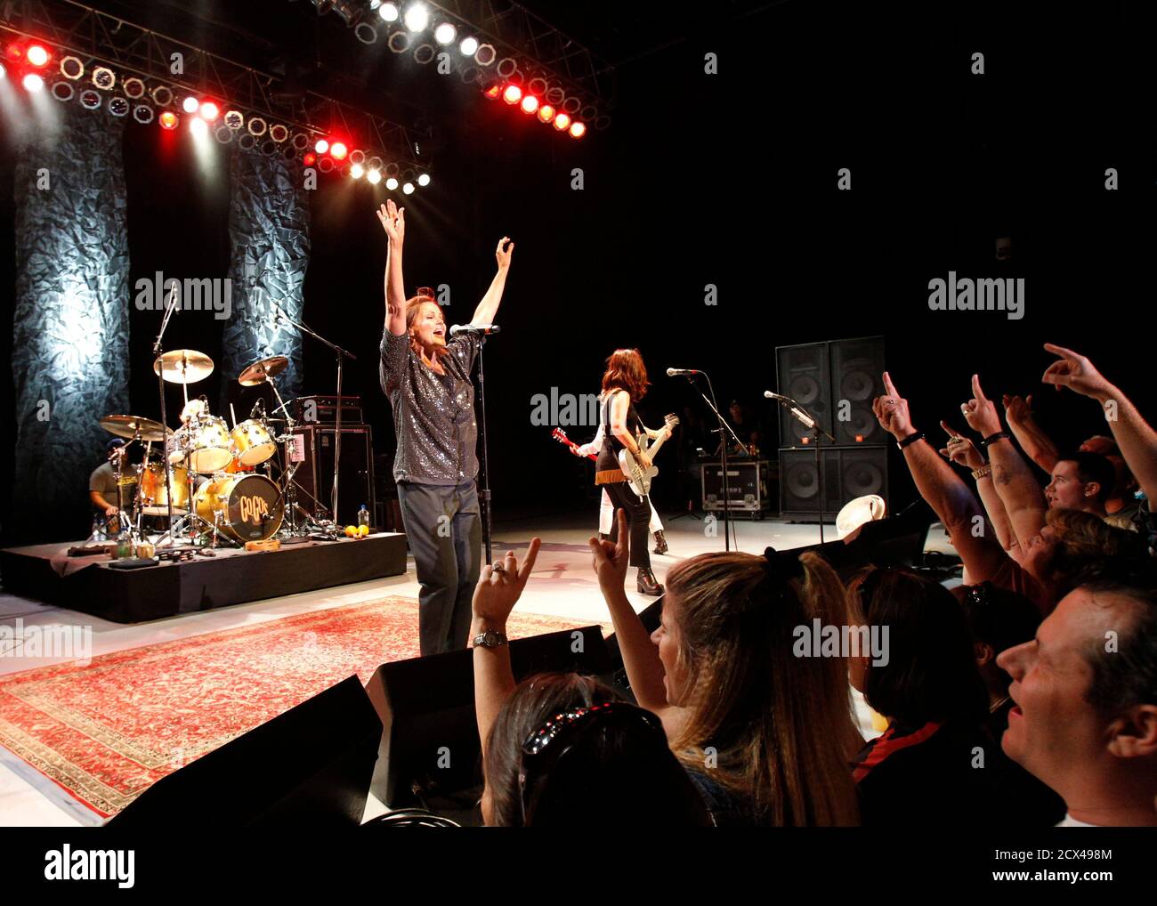 The go gos band hi-res stock photography and images - Alamy