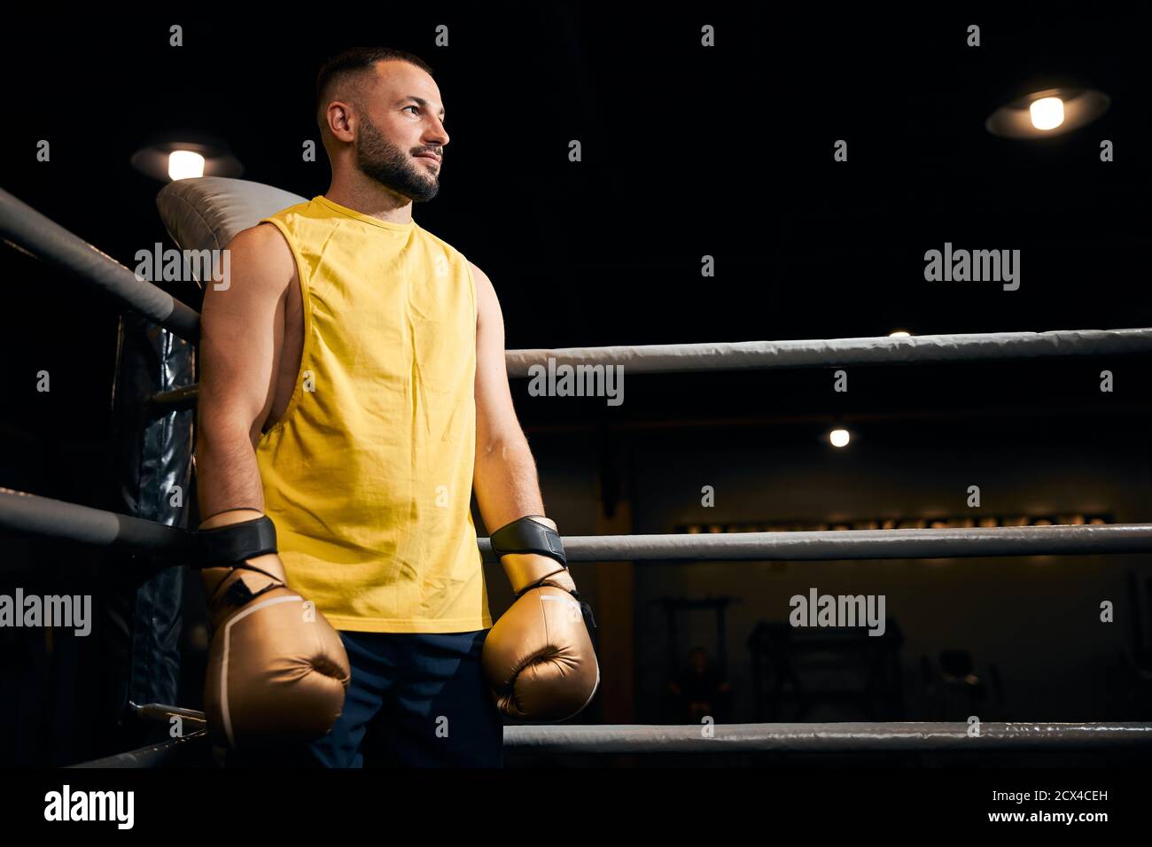 Boxer corner man hi-res stock photography and images - Alamy