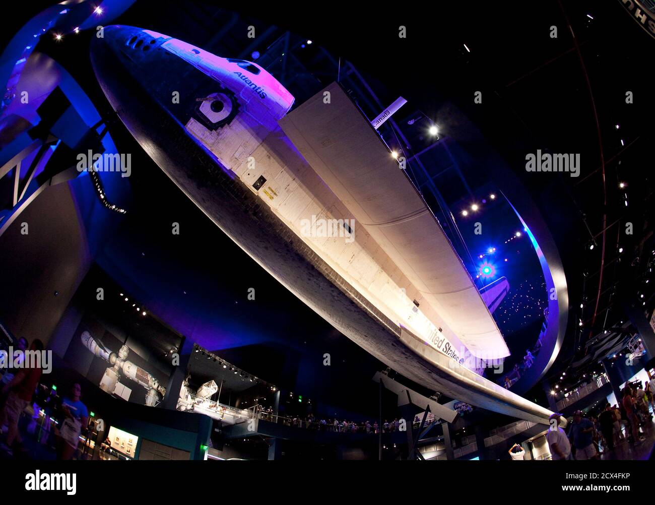 Left side view space shuttle hi-res stock photography and images - Alamy