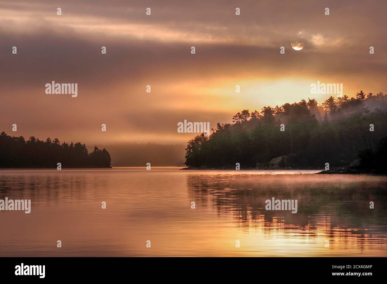 USA, Great Lakes, Midwest, Voyageur National Park,Ash River, sunrise ...