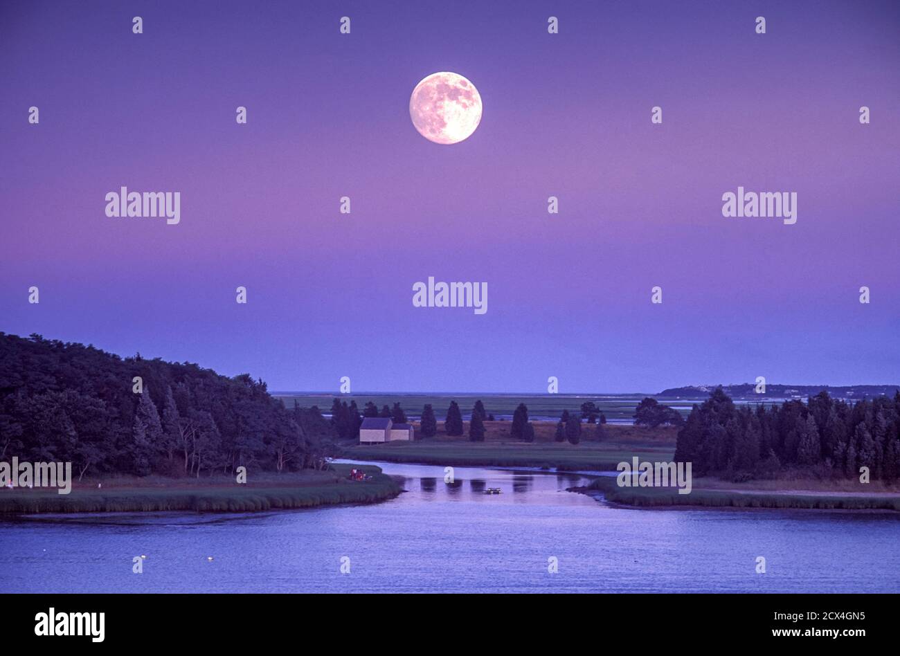 USA, New England, Massachusett, C ape Cod,Nauset Harbor, full moon ...