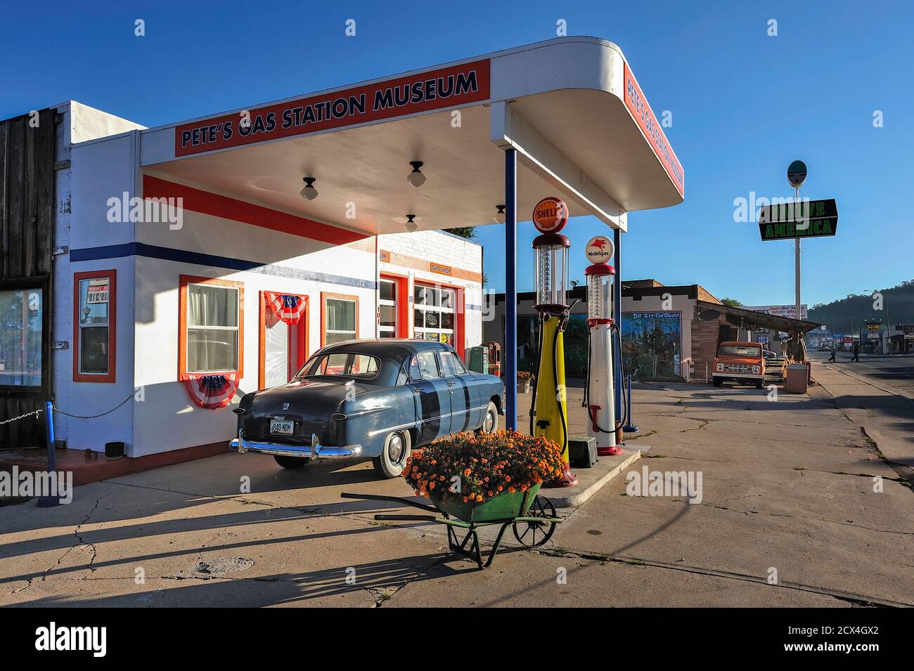 USA, Southwest, Arizona, Williams, Route 66, Pete's Gas Station Museum ...
