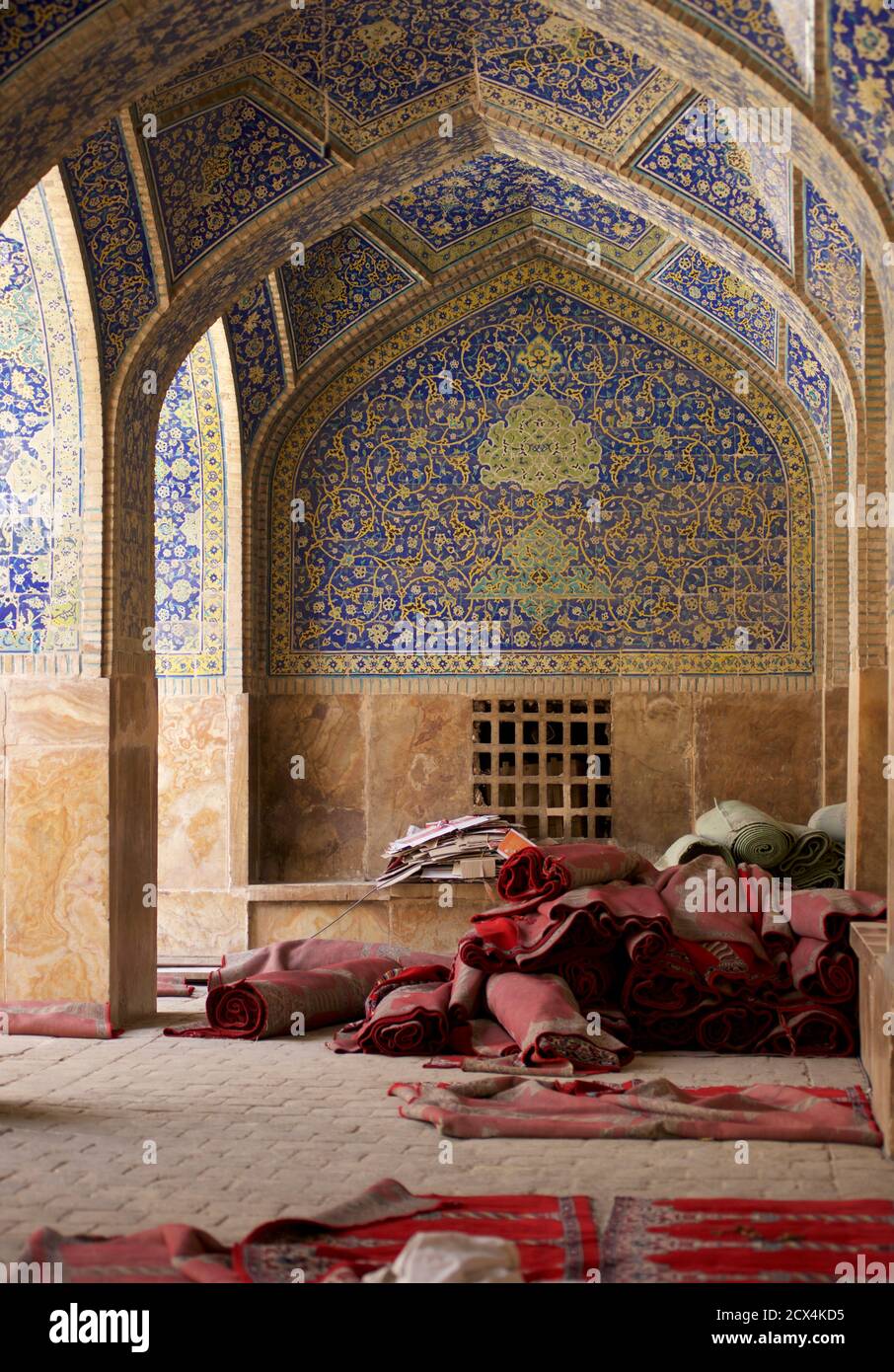 The Shah Mosque also known as Imam Mosque and Jaame' Abbasi Mosque ...