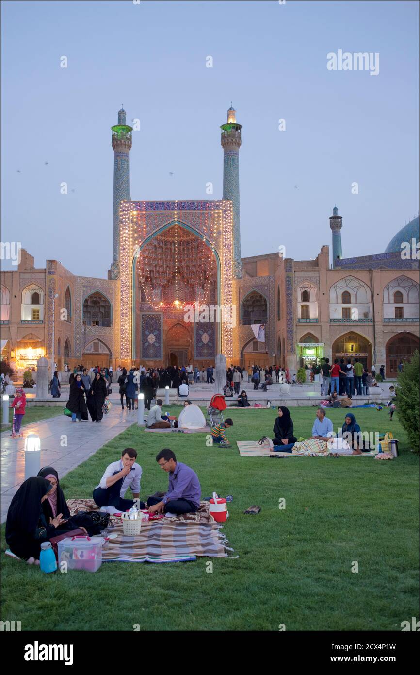 The Shah Mosque also known as Imam Mosque and Jaame' Abbasi Mosque ...