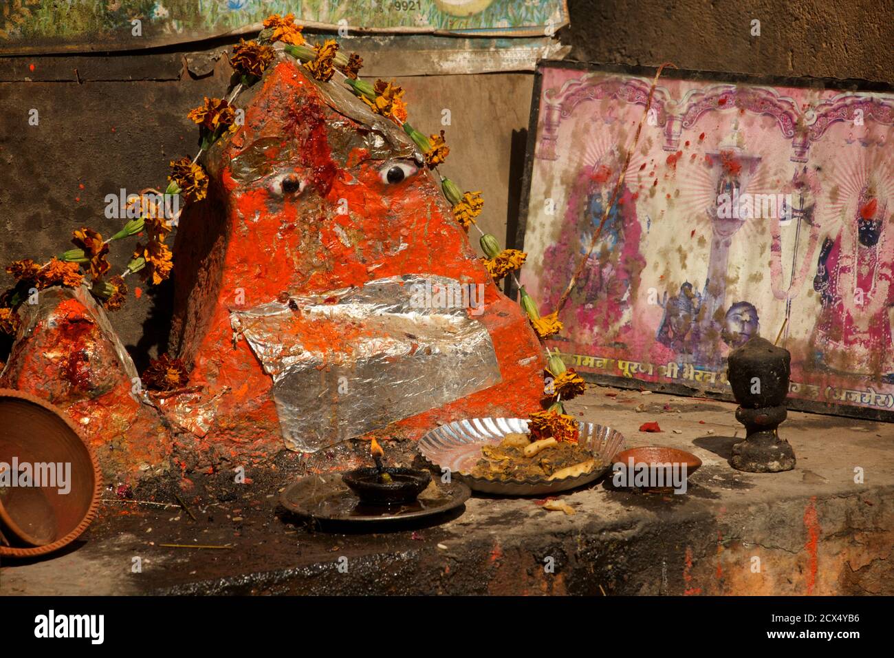 Indian shrine hi-res stock photography and images - Alamy