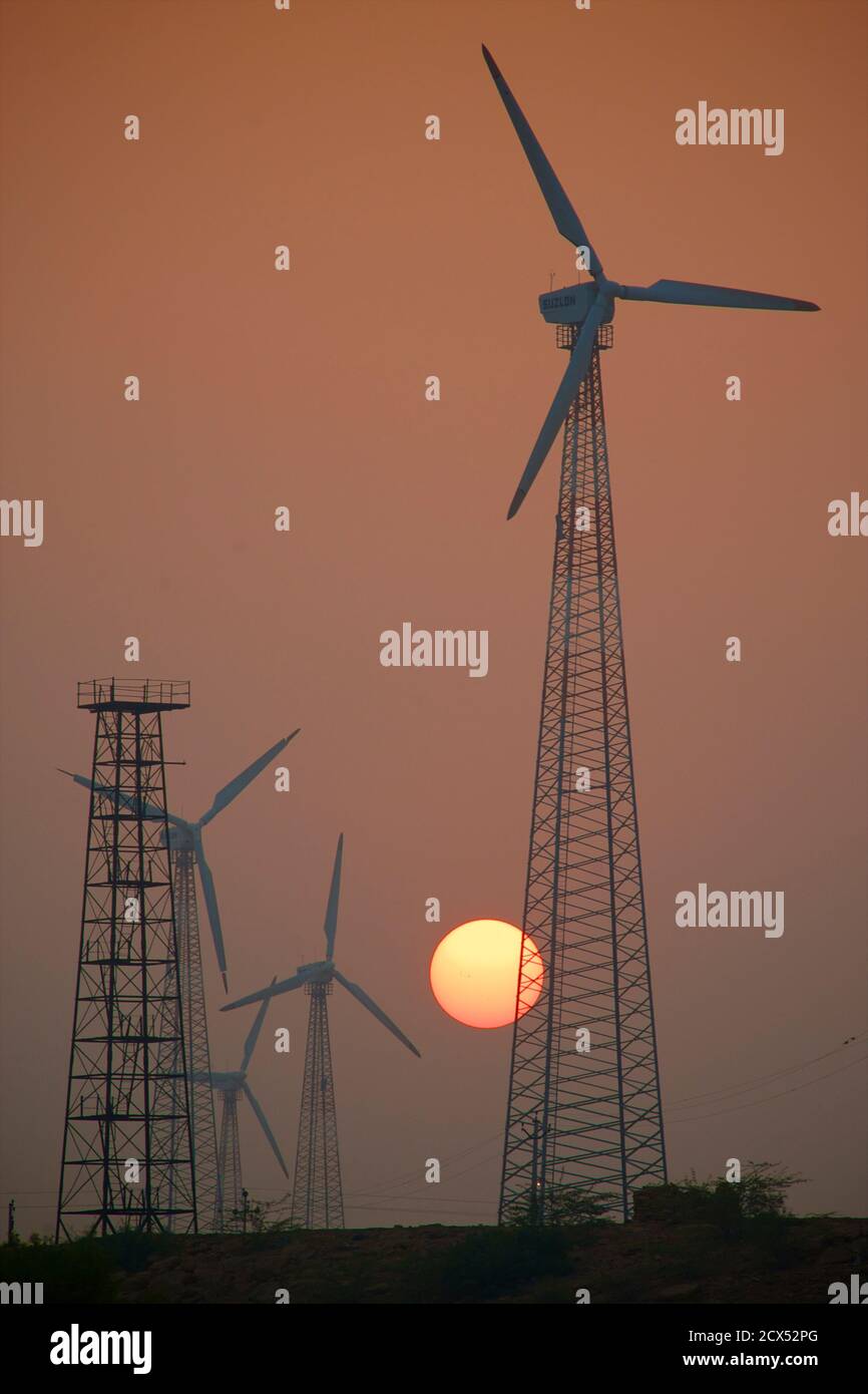 Wind turbines outside Jaisalmer in Thar Desert, Rajasthan, India Stock ...