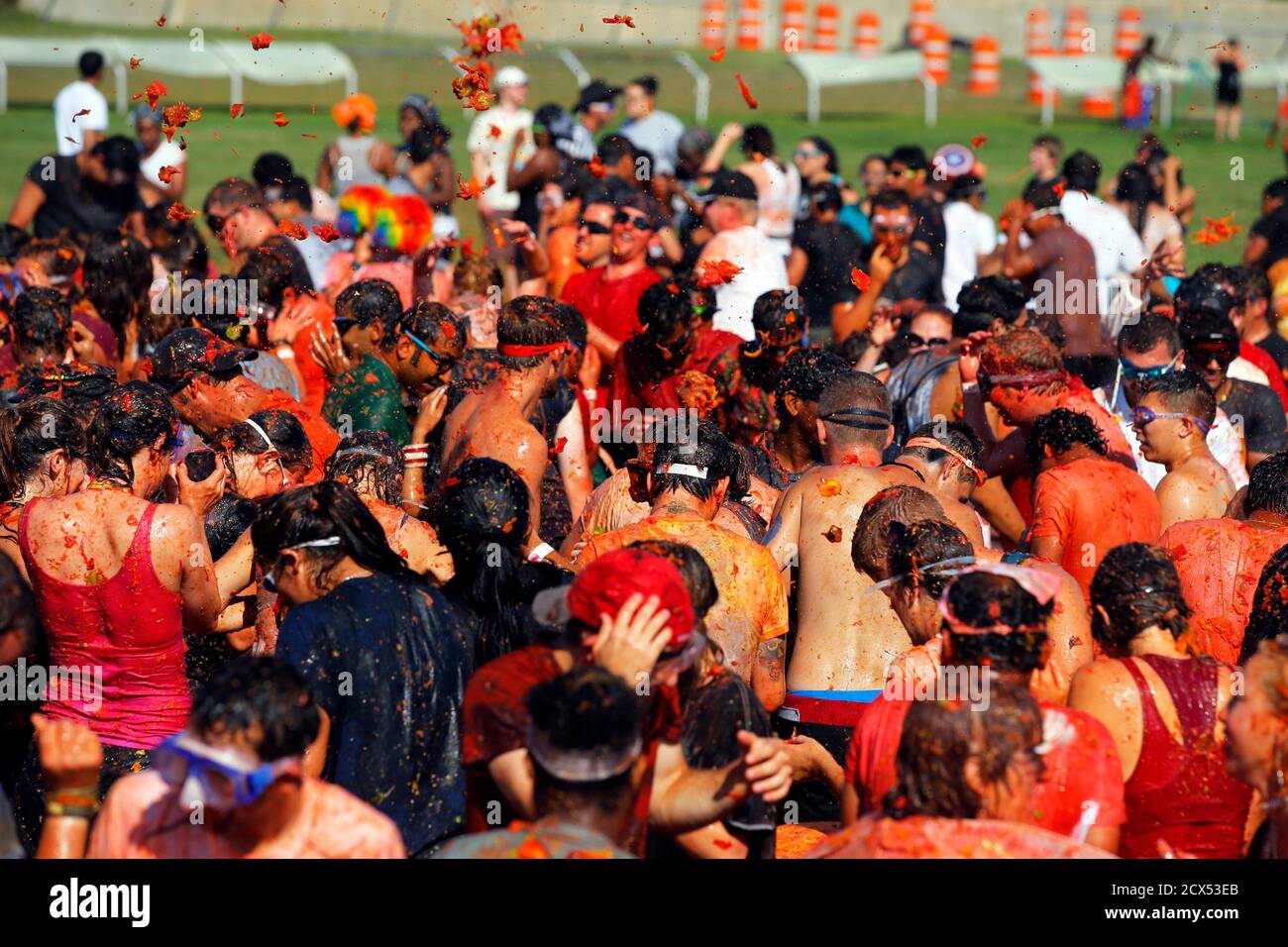 Hundreds and thousands tomatoes hi-res stock photography and images - Alamy