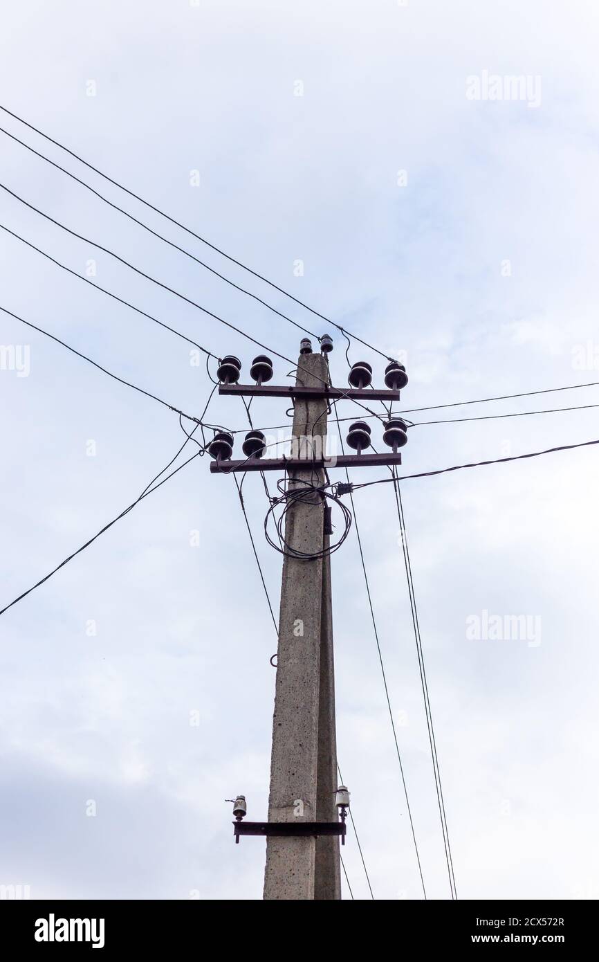 Street light power cable pole hi-res stock photography and images - Alamy