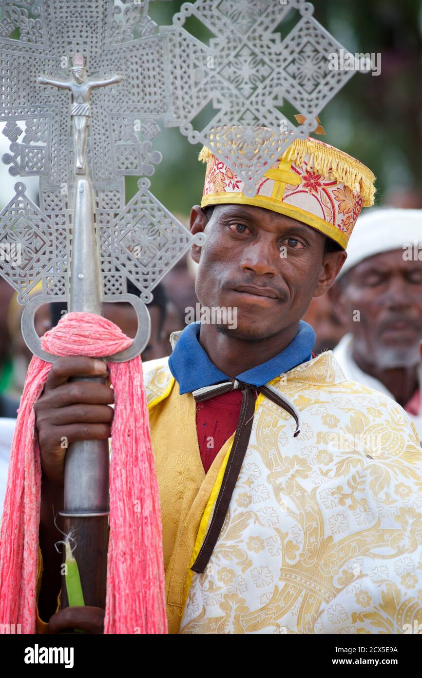 Ethiopia ethiopian orthodox priest hi-res stock photography and images ...