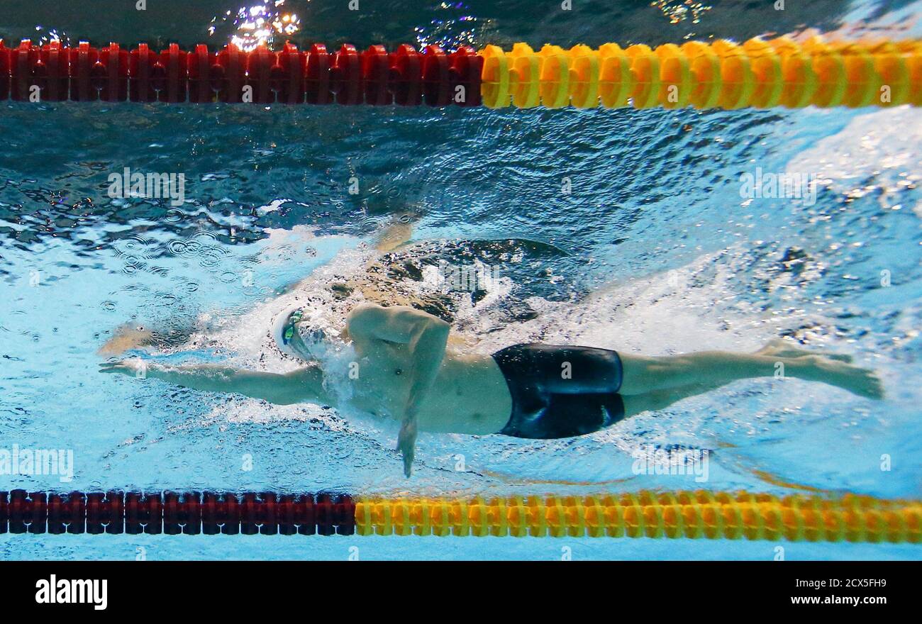 False position hi-res stock photography and images - Alamy