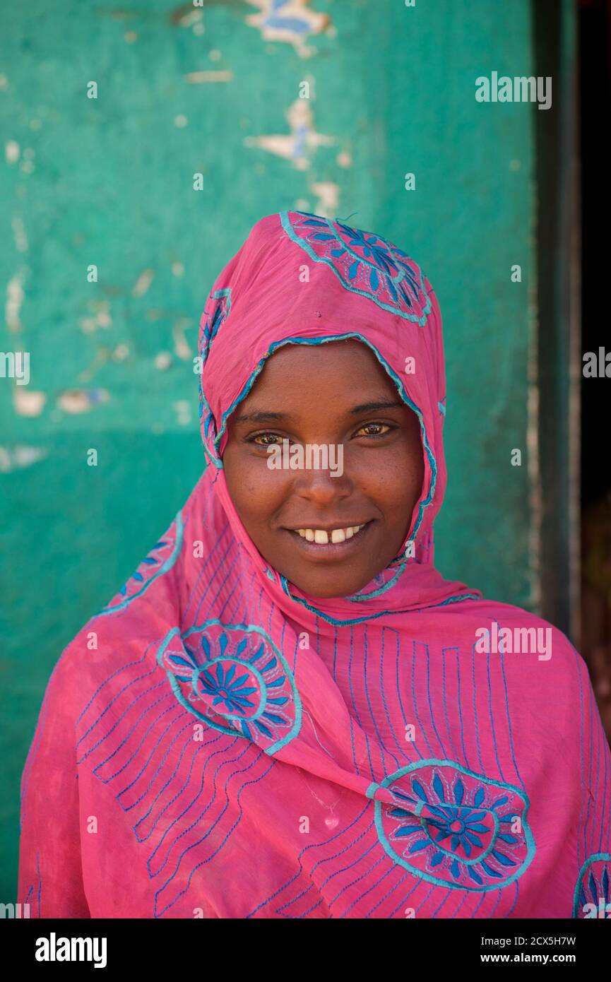 Ethiopian dress hi-res stock photography and images - Alamy
