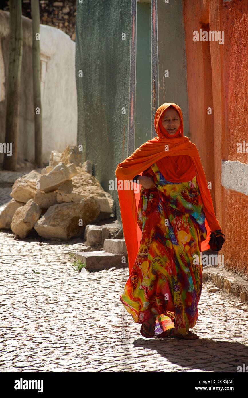 Ethiopian woman in muslim dress in the old quarter of Harar. Jugol ...