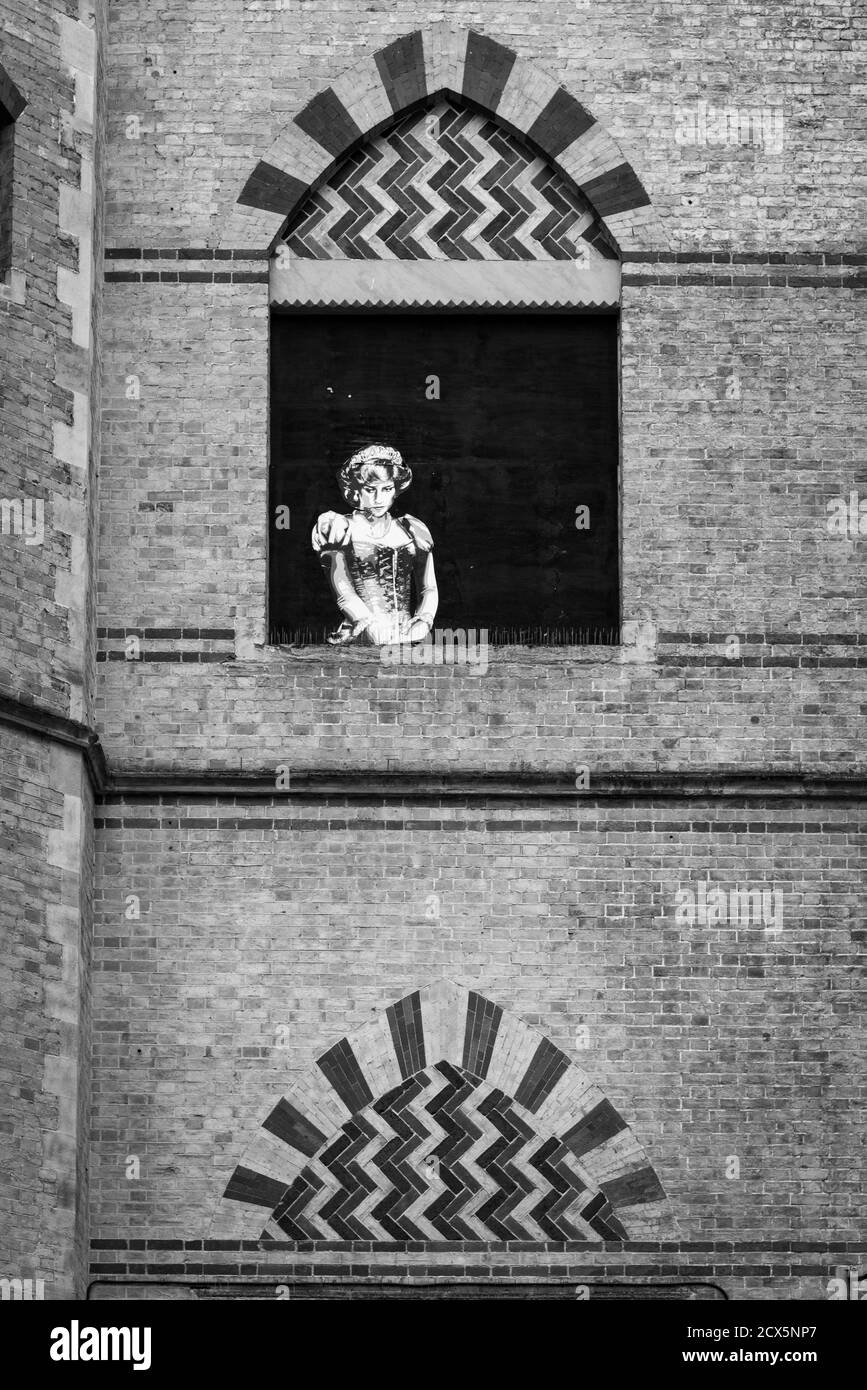 Damsel in distress hi-res stock photography and images - Alamy