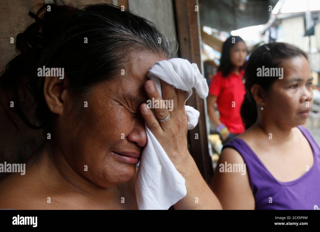 Homeless woman manila hi-res stock photography and images - Alamy