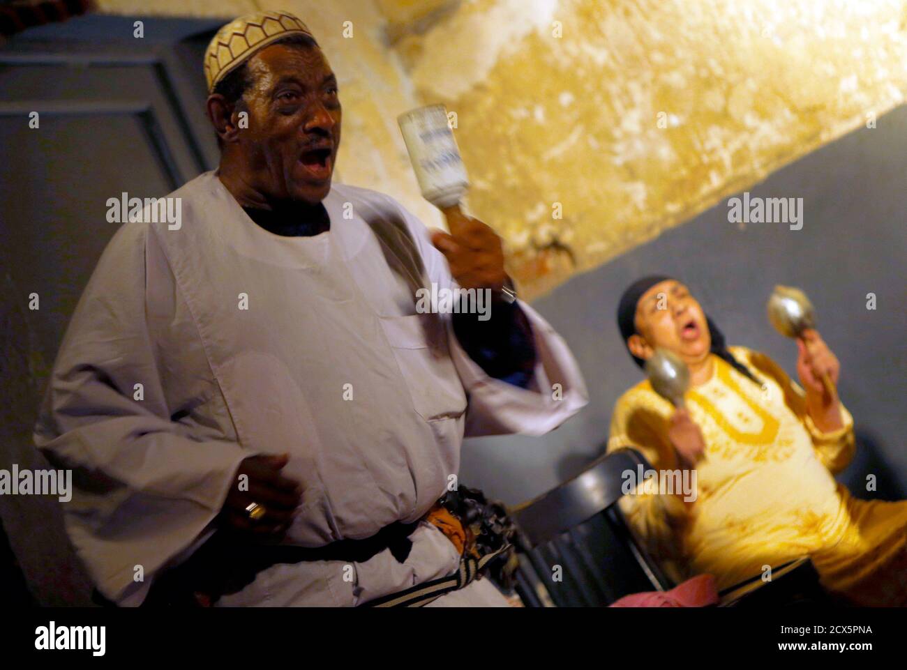 Dancing egyptians egypt hi-res stock photography and images - Alamy