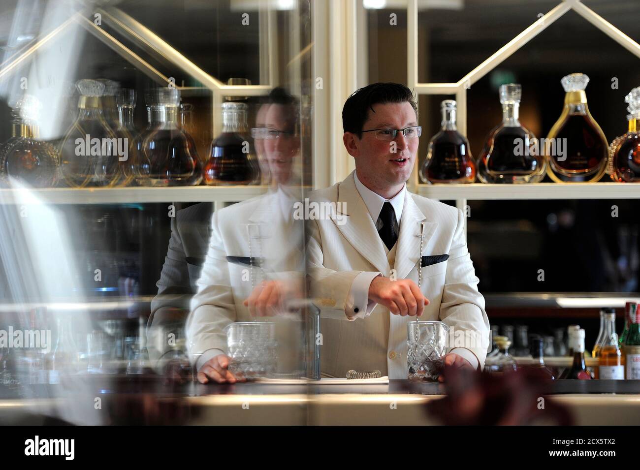 American bar savoy hotel hi-res stock photography and images - Alamy