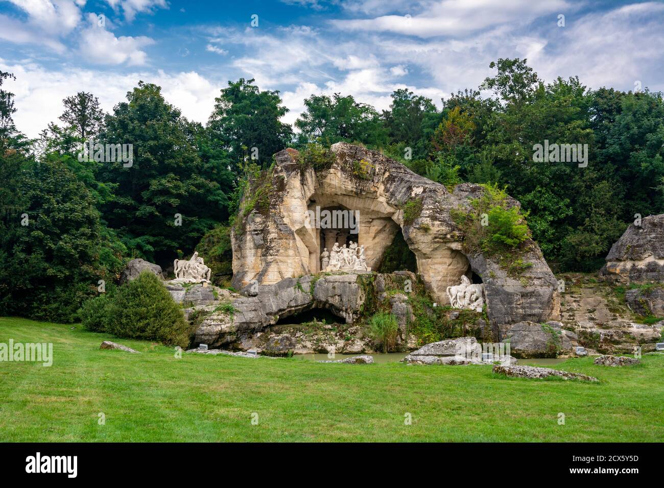 Apollo grotto and bath hi-res stock photography and images - Alamy