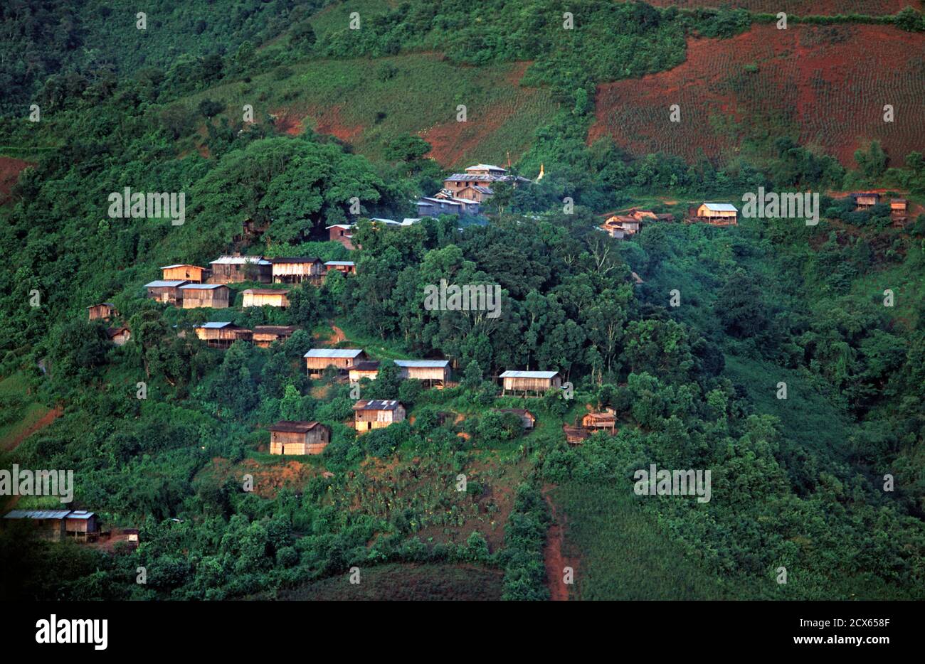 Shwe Min Bone village - a hilltribe village clinging to the hillside ...