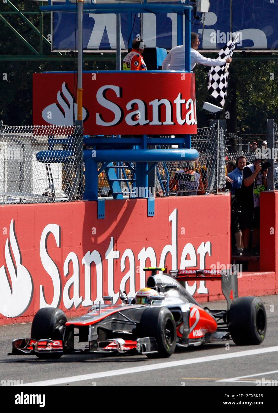 Chequered finish flag hi-res stock photography and images - Alamy