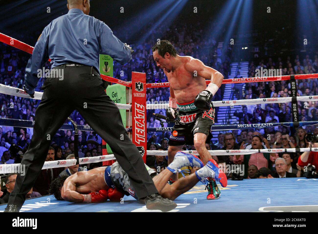 Boxing ring steps hi-res stock photography and images - Alamy