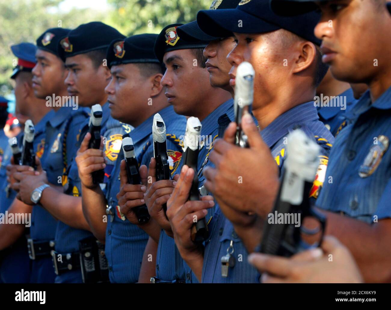 Philippine national police pnp officers hi-res stock photography and ...