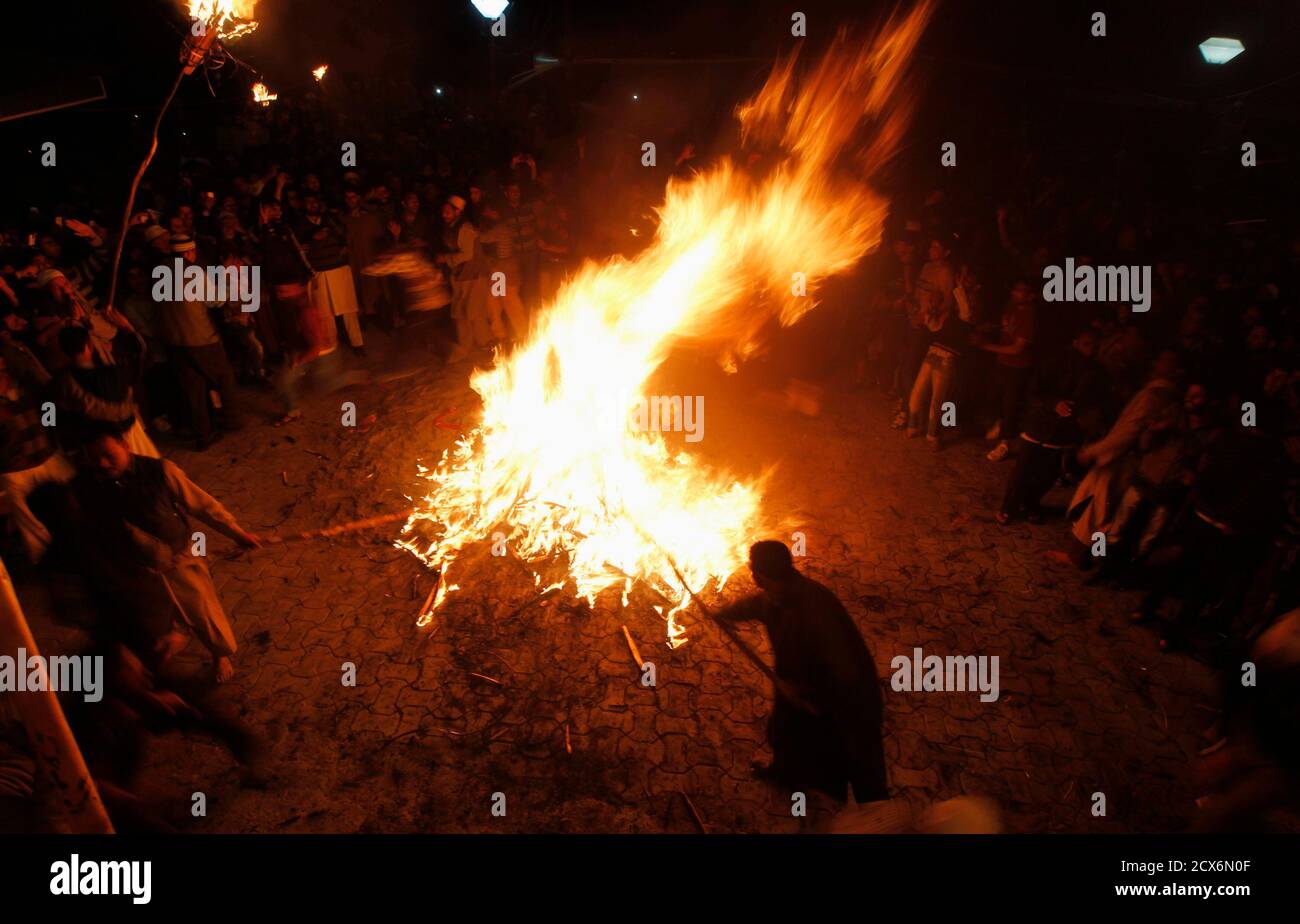 South pacific fire dance hi-res stock photography and images - Alamy