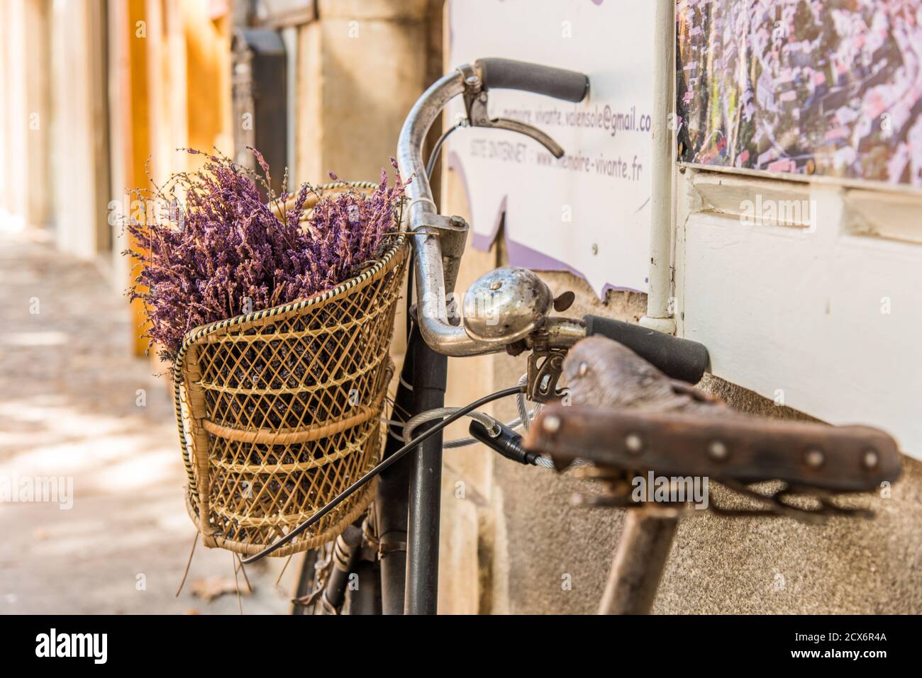 Valensole countryside hi-res stock photography and images - Alamy