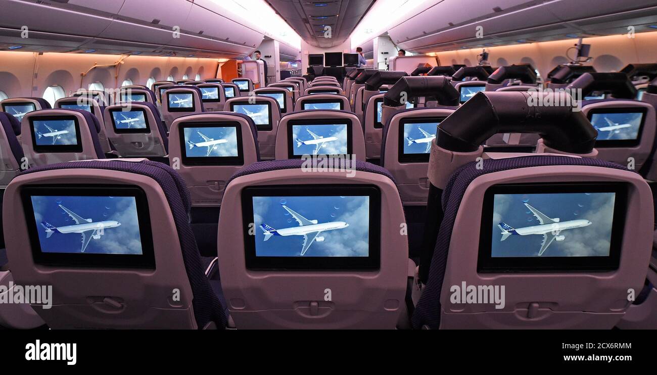 Airbus a380 flight test aircraft hi-res stock photography and images ...