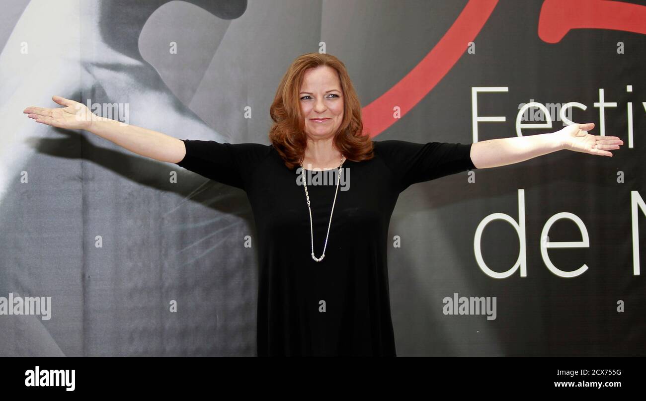 The young and the restless photocall hi-res stock photography and ...