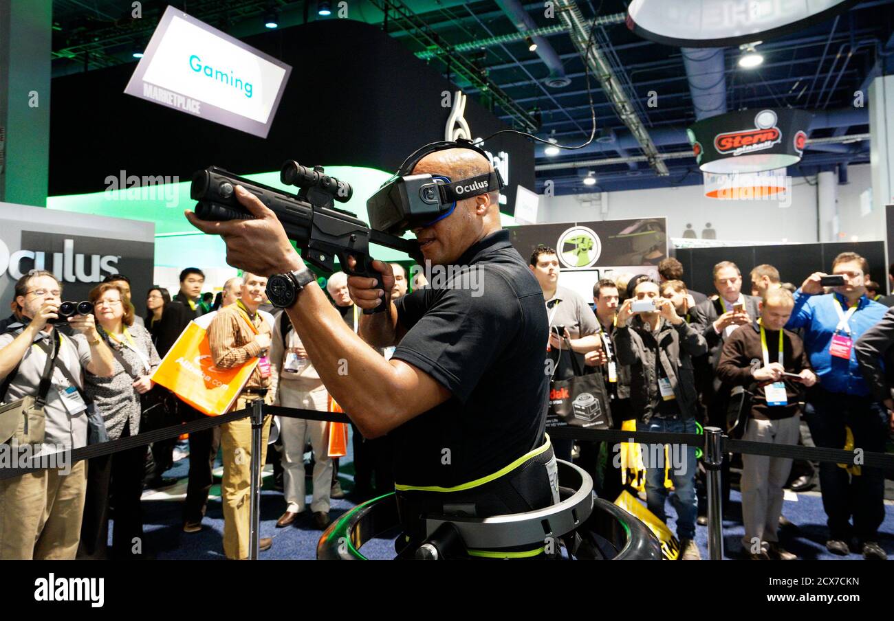 Shooter game hi-res stock photography and images - Alamy