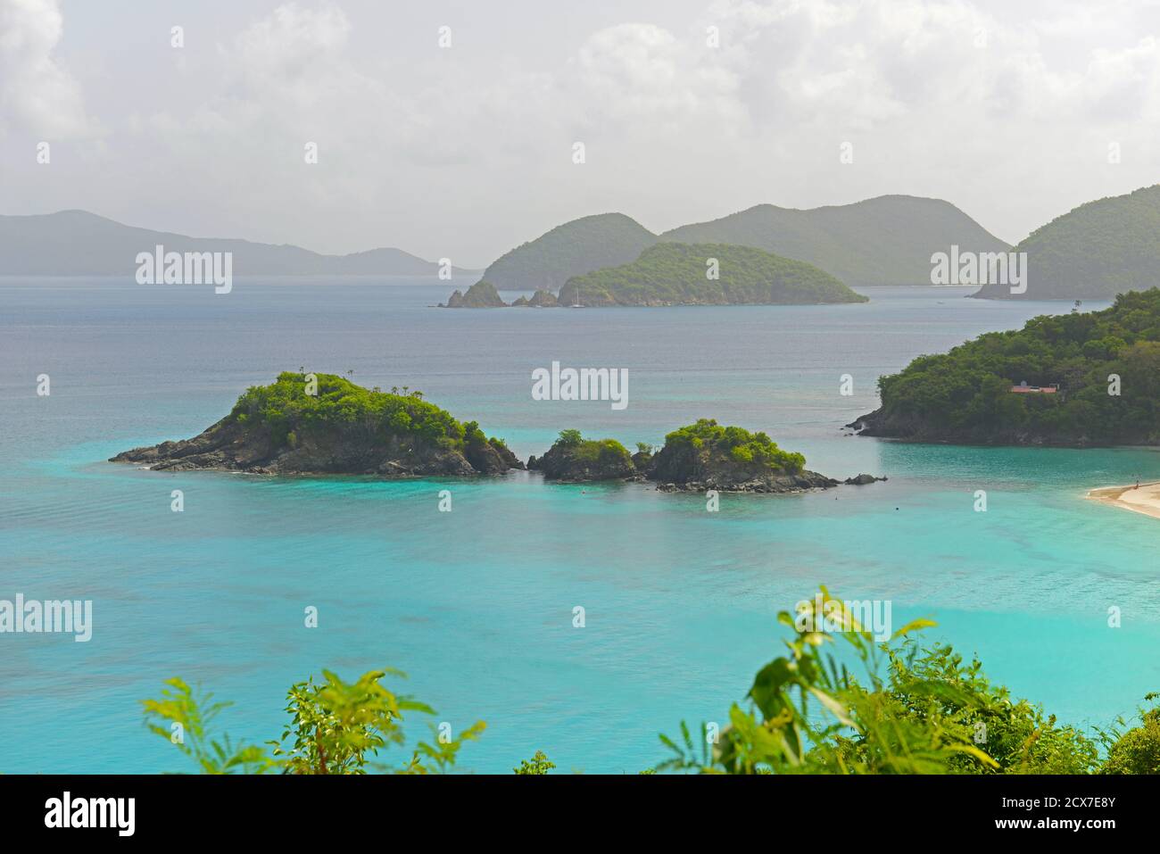 Trunk Bay and Trunk Cay in Virgin Islands National Park at Saint John ...
