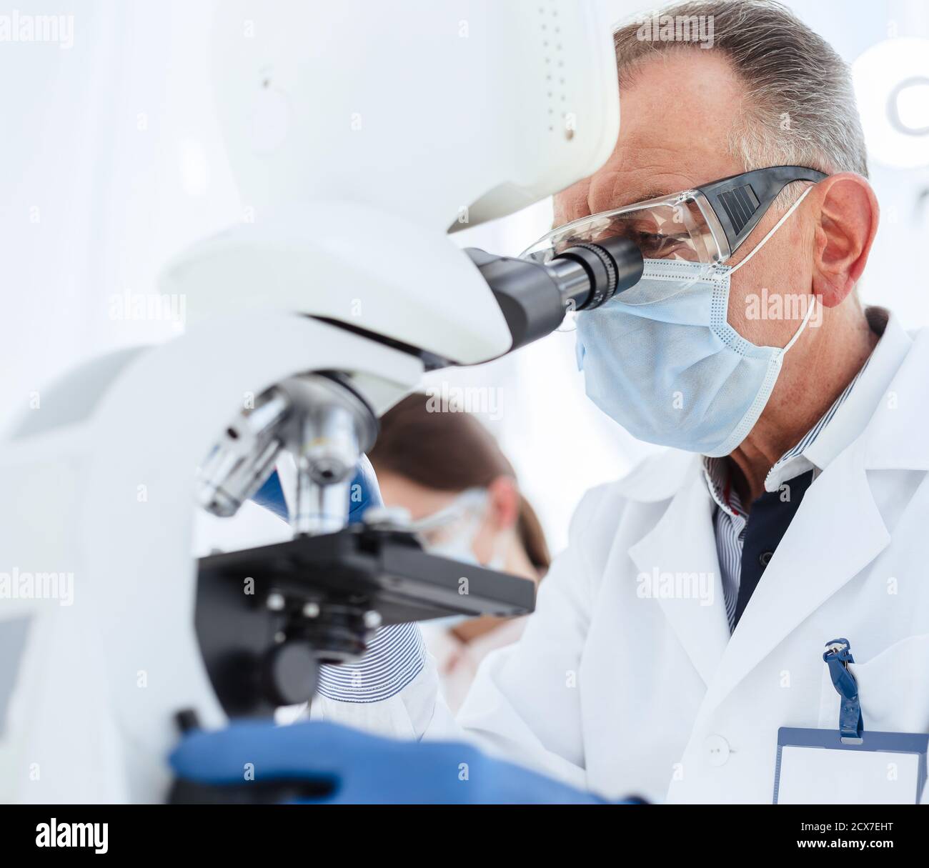 senior researcher conducts research in a medical laboratory Stock Photo ...